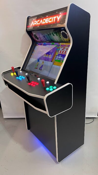 4 Player Arcade Machine, 32" screen, 120w sub, 5000 games, Illuminated ...